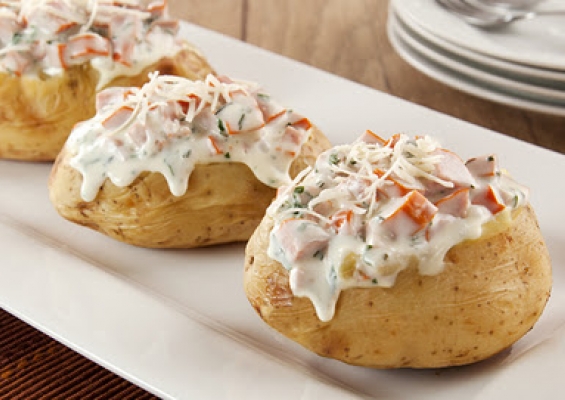 Baked Potato Recheada com Salsicha e Requeijão - Gastrovia Turismo e ...
